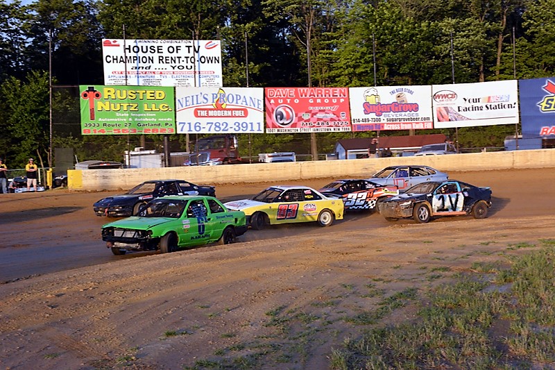 Stateline Speedway - Busti, NY - Photo Gallery: Challenger Action